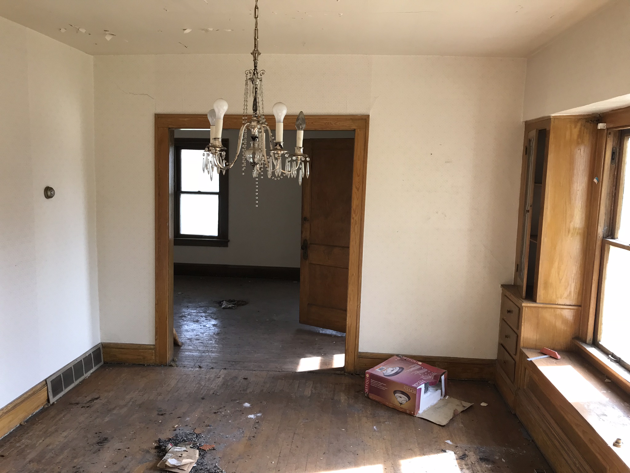 How to Remove Stuck Wallpaper | not waiting to live